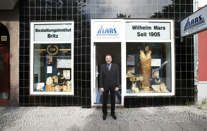Cenaze hizmetleri Bestattungsinstitut Britz Wilhelm Mars, Berlin, foto