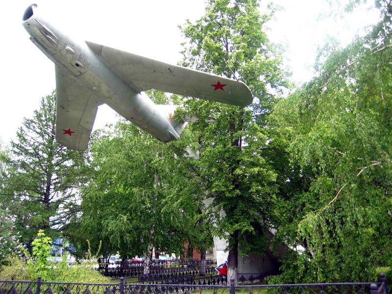 Teknoloji anıtı Истребитель МиГ-17, Çeliabinsk, foto