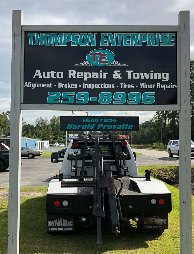 Otomobil ekspertizi Thompson Enterprise of Burgaw, Kuzey Carolina Eyaleti, foto