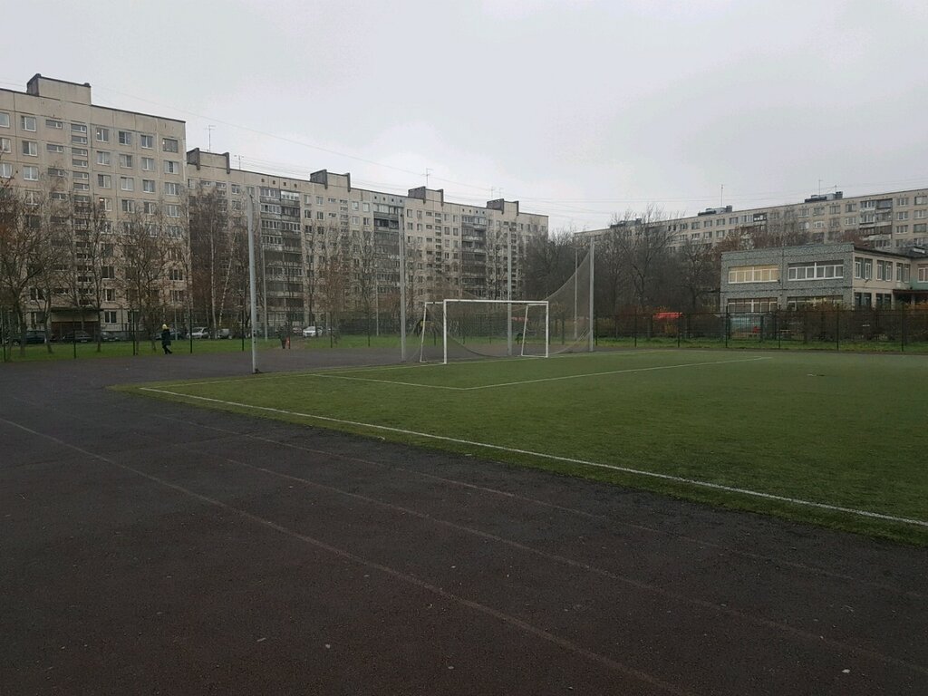 Spor alanı Стадион школы № 301, Saint‑Petersburg, foto