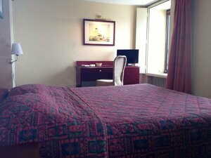 Auberge Bourbonnaise (Auvergne-Rhône-Alpes, Allier, Arrondissement de Vichy, Saint-Yorre, Avenue de Vichy), otel