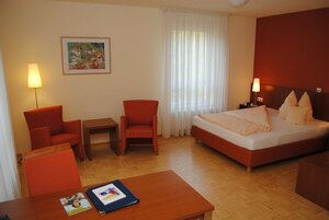 Residenz & Hotel Am Kurpark (Hesse, Rheingau-Taunus-Kreis, Rheingauer Straße, 15), otel  Hesse'den