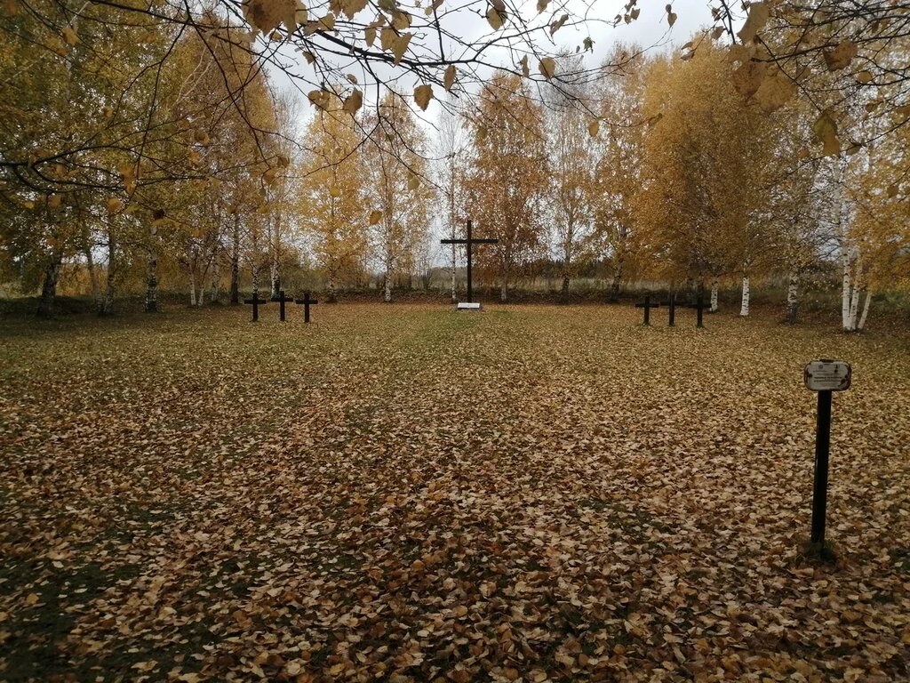 Şapel, haç anıtı Крест на месте захоронения военнопленных немцев, Anjero‑Sudjensk, foto