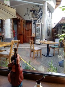 Vazhbatoni (улица имени Архитектора Н.П. Краснова No:1В), kafe  Yalta'dan