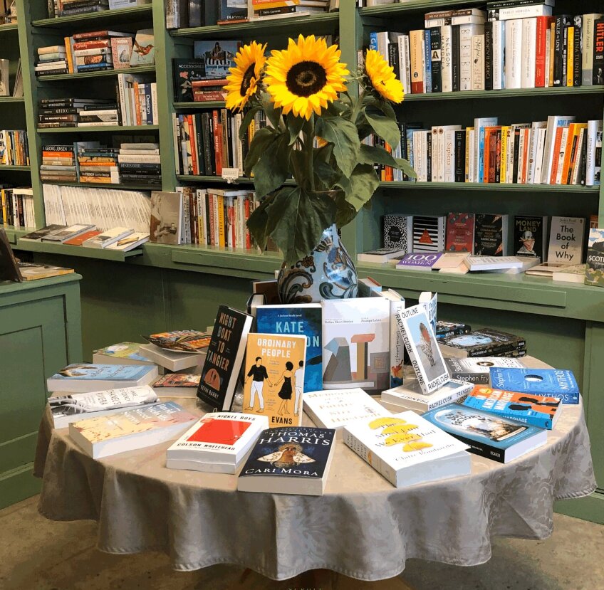 Kitap mağazaları Stanza Bookshop, Lahey, foto