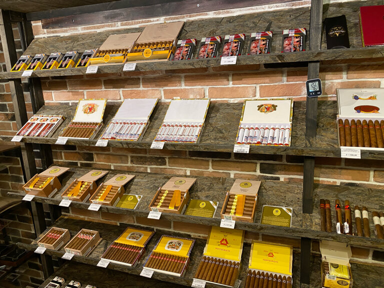 Tütün, sigara mağazaları Havana Smoke Lounge, Moskova, foto