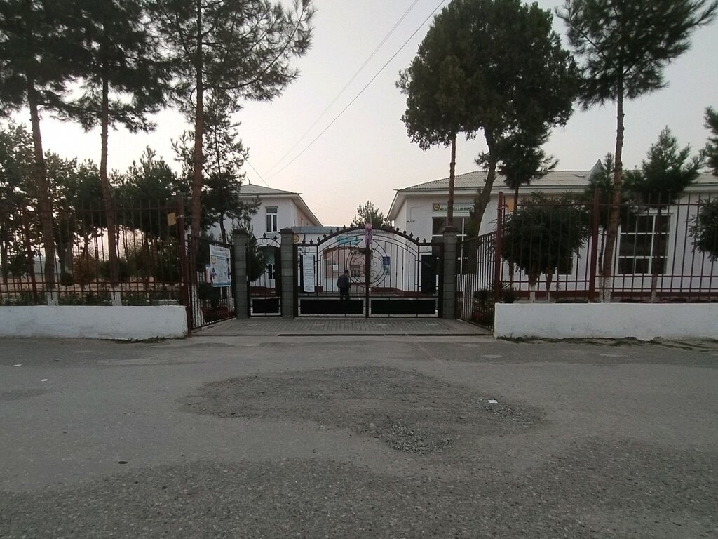 Ortaokul 40 School Buvasaddin, Andican, foto