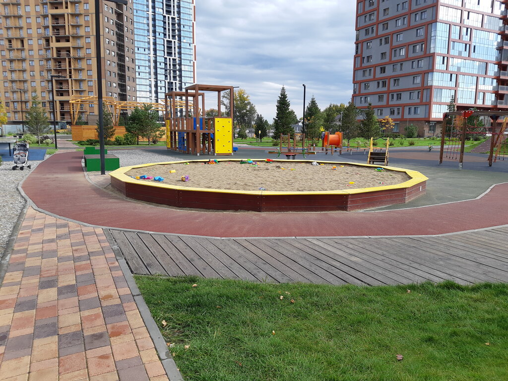 Oyun alanı Playground, Novosibirsk, foto