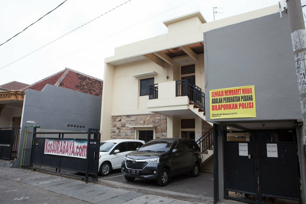 Otel RedDoorz @ Genteng Surabaya, Surabaya, foto