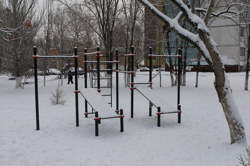 Spor alanı Sports ground, Novokuybyşevsk, foto
