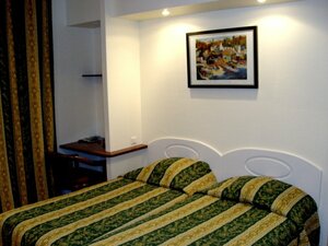 Hôtel Berlioz (Auvergne-Rhône-Alpes, Isère, Arrondissement de La Tour-du-Pin, L'Isle-d'Abeau, Rue Jenner), otel