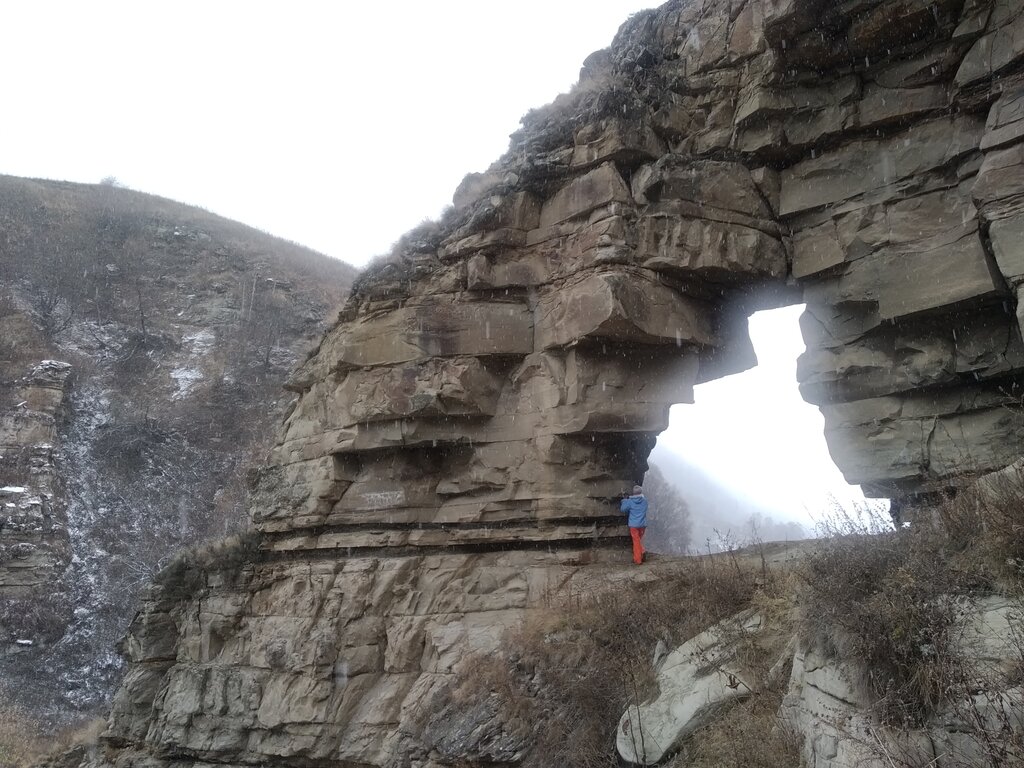 Dağ zirvesi Almalıkaya Dağı, Kabardino‑Balkarya, foto