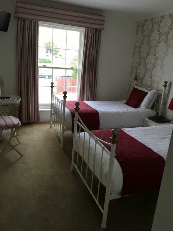 Otel Oyo The Old Lodge, Gosport, foto