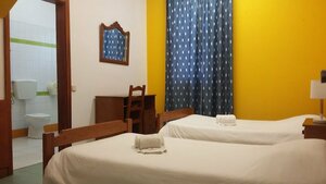 Hi Faro- Pousada de Juventude (Faro, Estrada da Polícia da Segurança Pública), otel  Faro'dan