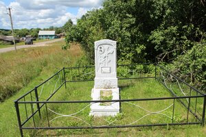 Могила неизвестного советского солдата, погибшего в 1941 г. (Smolensk Region, Shumyachskiy munitsipalny okrug, derevnya Zimonino), anıt, heykel  Smolenskaya oblastından