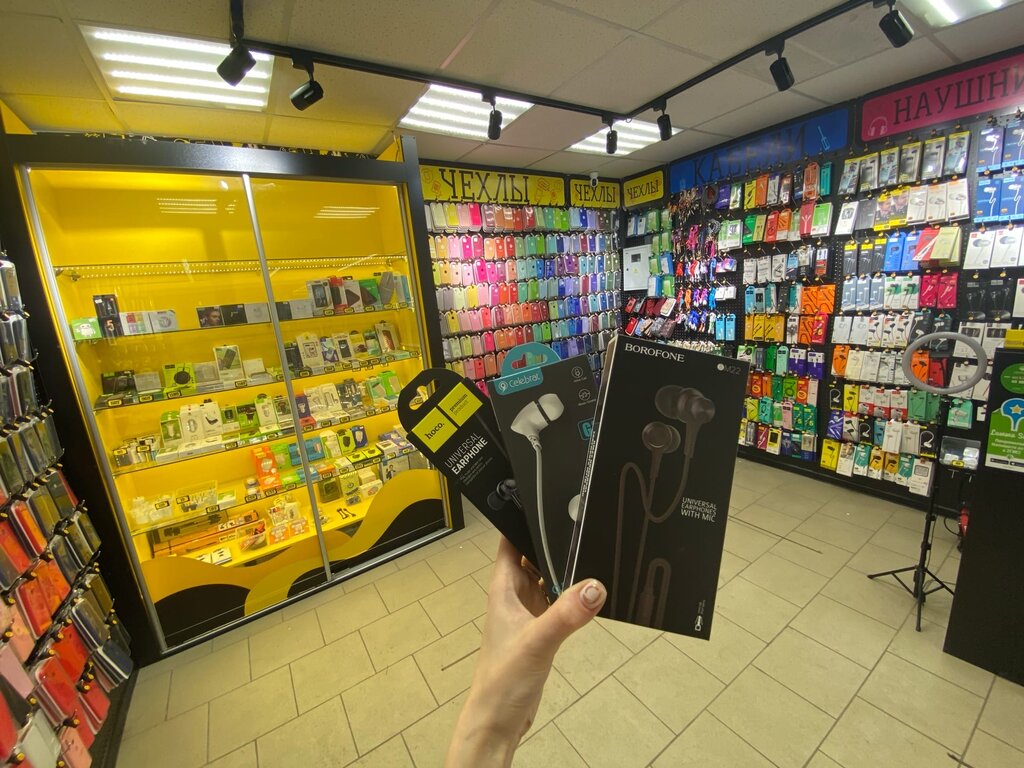Cep telefonu aksesuarları Lumma store, Saint‑Petersburg, foto
