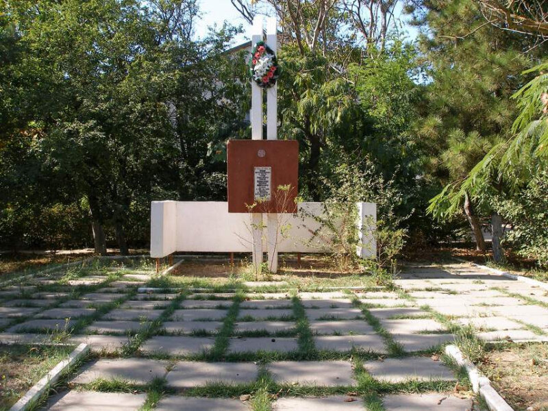 Anıt, heykel Лобозов Василий Андреевич, Saki (Sak), foto