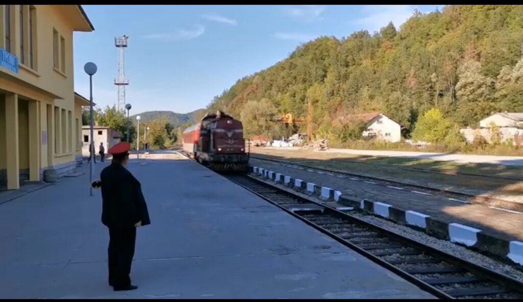Tren istasyonu Троян, Lofça (Loveç), foto