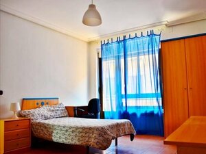 Roomin Hostel (Calle Cristo de los Milagros No:6, Santa Marta de Tormes, Salamanca), otel  Kastilya ve Leon'dan