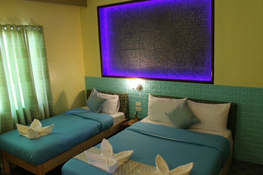 Otel RedDoorz @ Kojie Guest House Moalboal, , foto