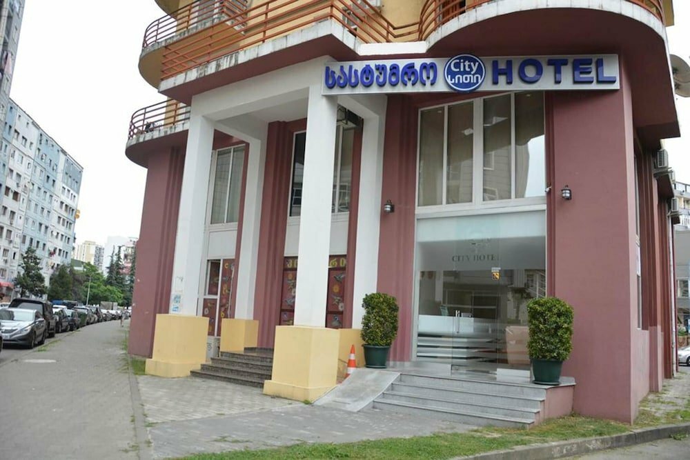 Otel Your Twin Room is Only 900m From the Batumi Beachfront, Batum, foto
