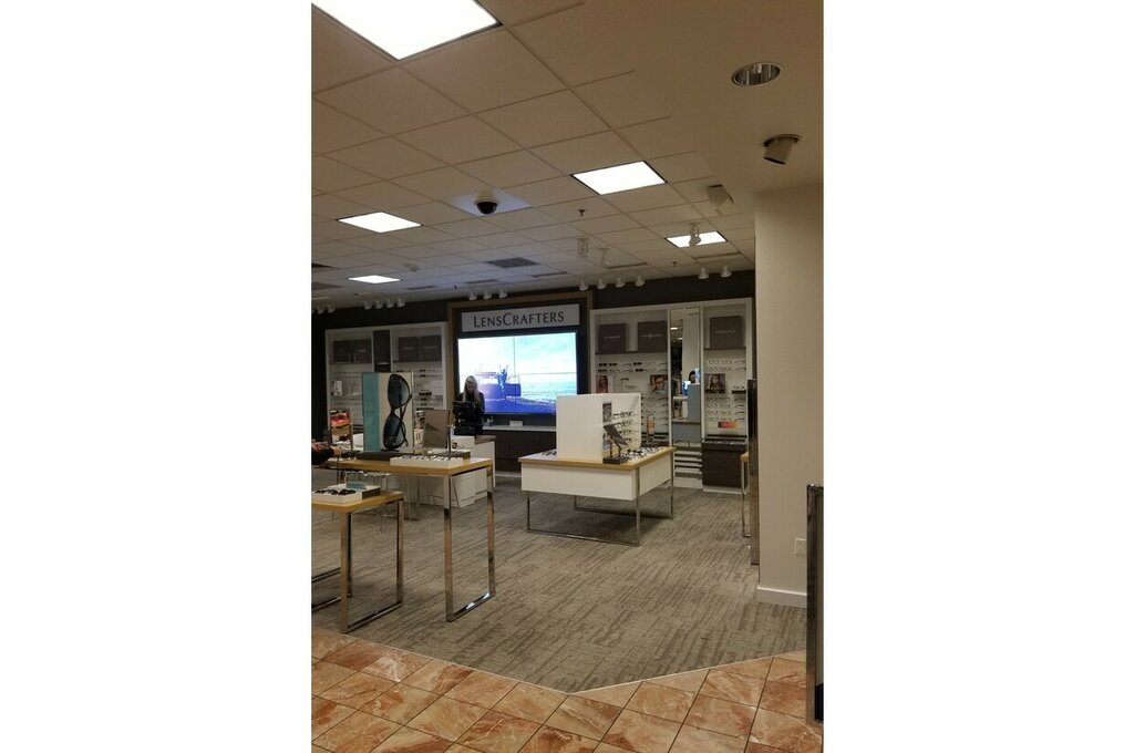 Giyim mağazası LensCrafters at Macy's, Batı Covina, foto