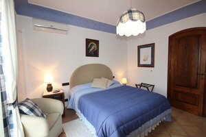 The Sunset (Campania, Province of Naples, Anacapri, Strada Migliara), otel  Campania'dan