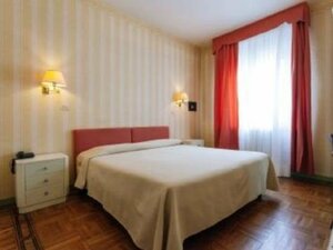 Hotel Continental (Venice, Treviso, Via Roma, 16), otel  Treviso'dan