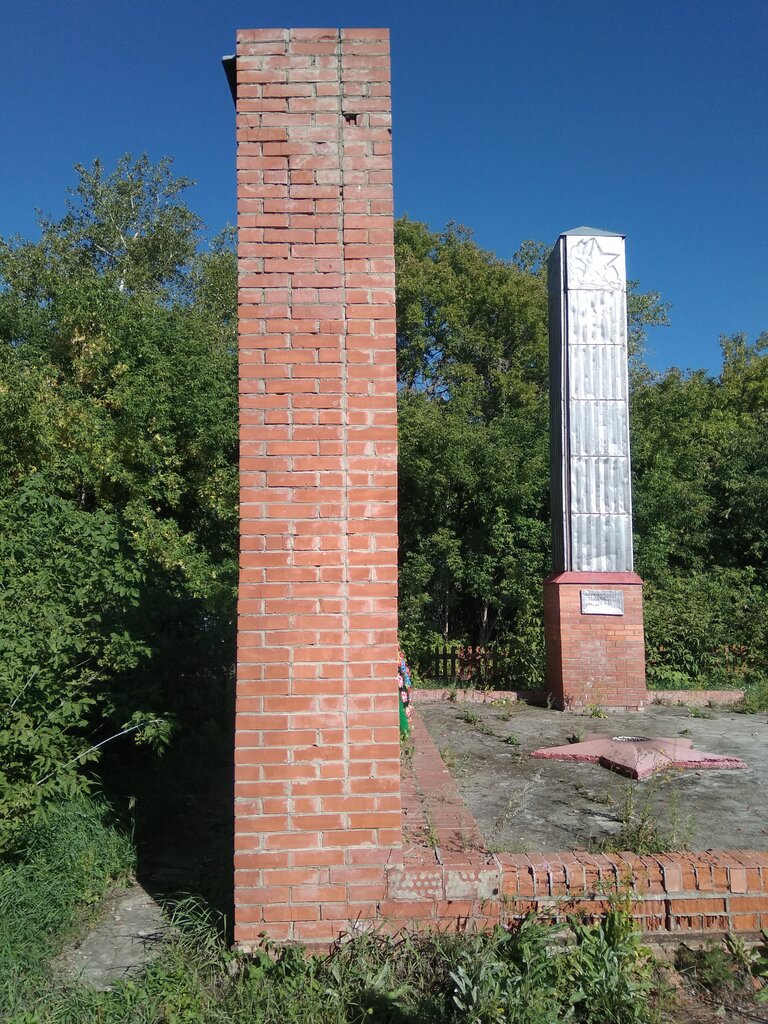 Anıt, heykel Мемориальный комплекс воинам, погибшим в годы Великой Отечественной войны, Altayski krayı, foto