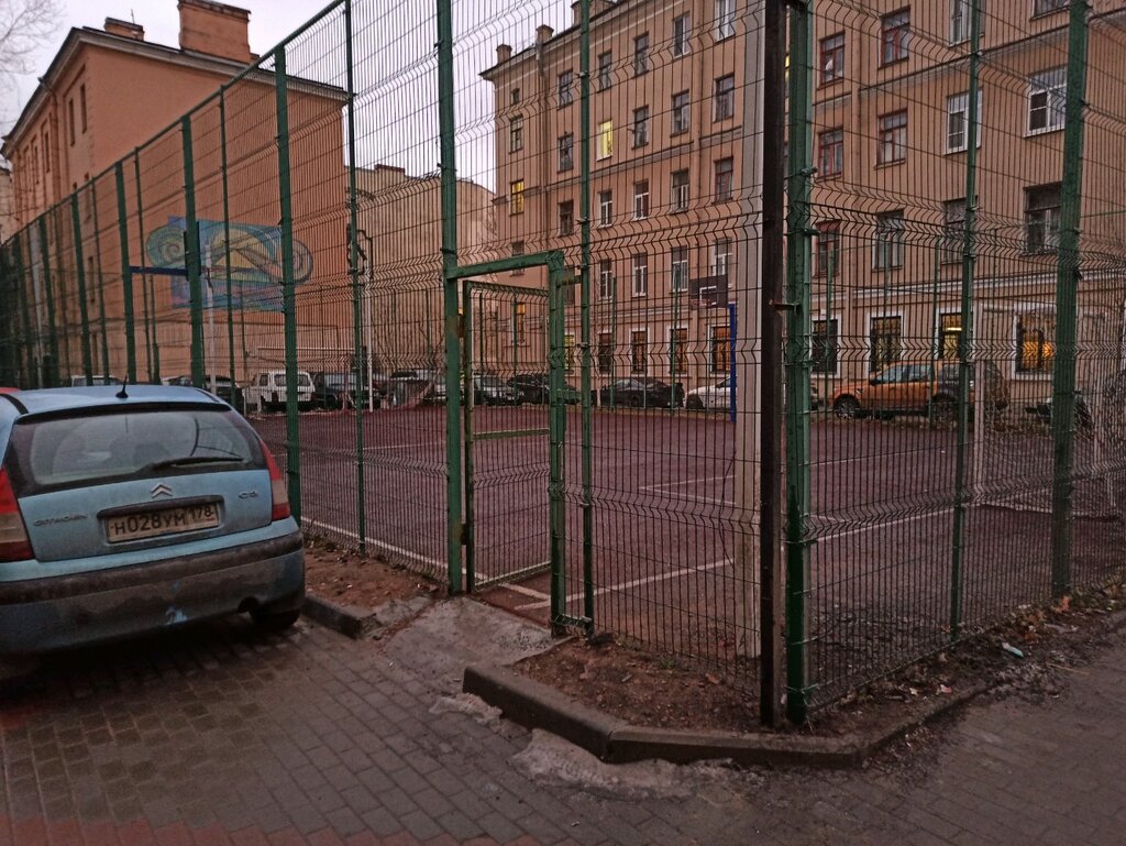 Spor alanı Футбольное поле, Saint‑Petersburg, foto