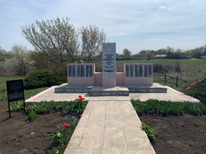 Мемориал землякам-воинам Великой Отечественной войны (Voronezh Region, Ramonskiy rayon, selo Somovo, ulitsa Mira), anıt, heykel  Voronejskaya oblastından