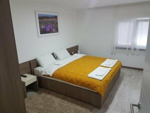 Omni Centar (Valjevo), otel  Valjevo'dan