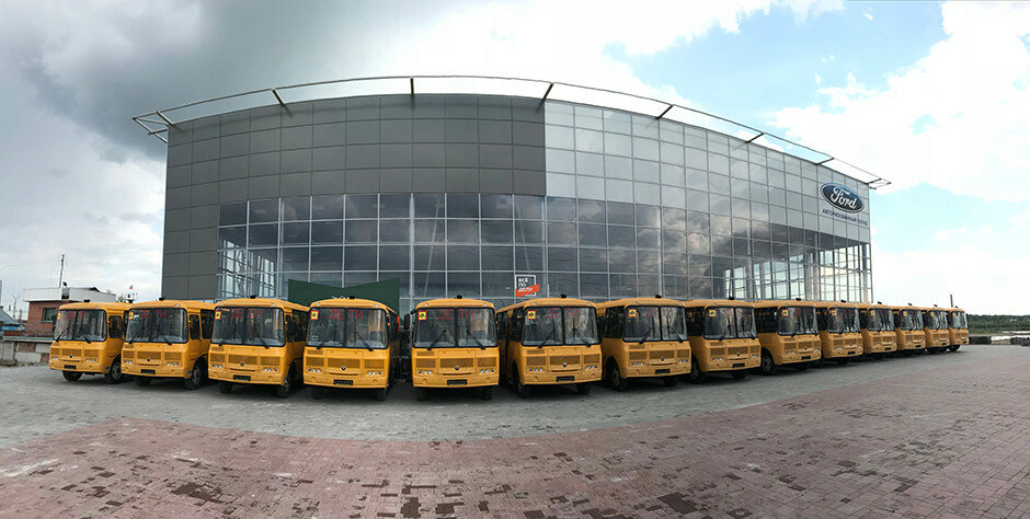 Otomobil satış galerileri Avtobus tsentr, Novosibirsk, foto