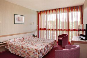 Hôtel du Lac (Occitanie, Lot, Arrondissement de Figeac, Le Bourg), otel