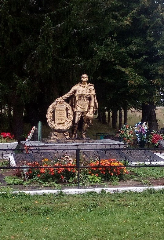 Anıt, heykel Воинское захоронение солдат, погибших в годы ВОВ, Tverskaya oblastı, foto