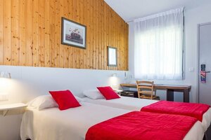 Fasthôtel Thônes (Auvergne-Rhône-Alpes, Haute-Savoie, Arrondissement d'Annecy, Thônes, Allée François Cochat, 1), otel