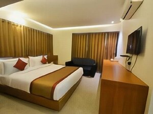 7Wonders Hotel (State of Telangana, Mahabubabad District, Kesamudram mandal, Village of Kalwala, Hamlet of Gandhinagar), otel  Bihar Sharif'den