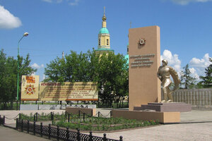 Мемориал Великой Отечественной войны (Omsk Region, Isilkul, Kommunisticheskaya ulitsa), anıt, heykel  Isilkul'dan
