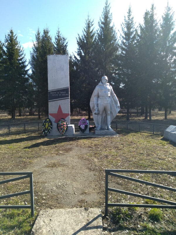 Anıt, heykel Воинам-землякам, погибшим в годы Великой Отечественной войны, Orlovskaya oblastı, foto