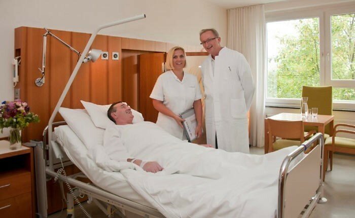 Tıp merkezleri ve klinikler Univ. Prof. Dr. med. Rupert Prommegger, Innsbruck, foto