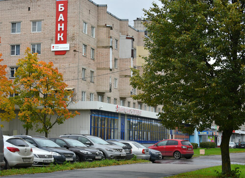 ATM'ler Bank Saint Petersburg, Kirishi, foto