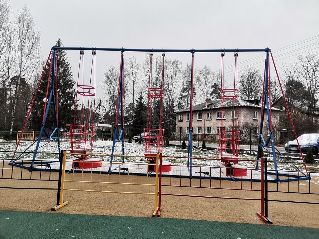 Atraksiyon Аттракцион Лодочки, Luga, foto