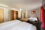 Hotel-Cafe Demling (Bavaria, Würzburg, Randersacker, Ochsenfurter Straße), otel  Bavyera'dan