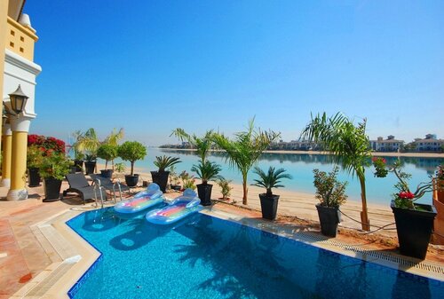 E&t Holiday Homes - Frond C Villa, hotel, 68, Al Hilali-Frond C Street ...