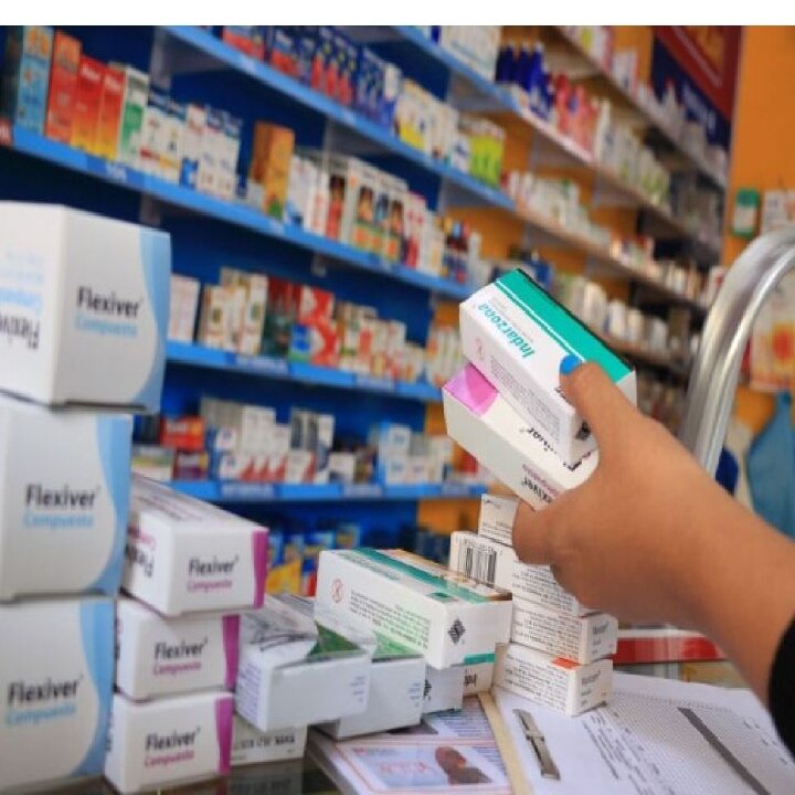 Kozmetik ve parfümeri mağazaları Farmacia del Virrey, Salta, foto