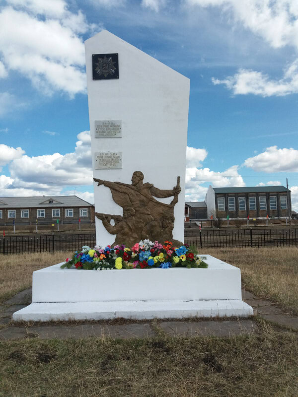 Anıt, heykel Воинам-землякам, погибшим в годы Великой Отечественной войны, Buriatya, foto