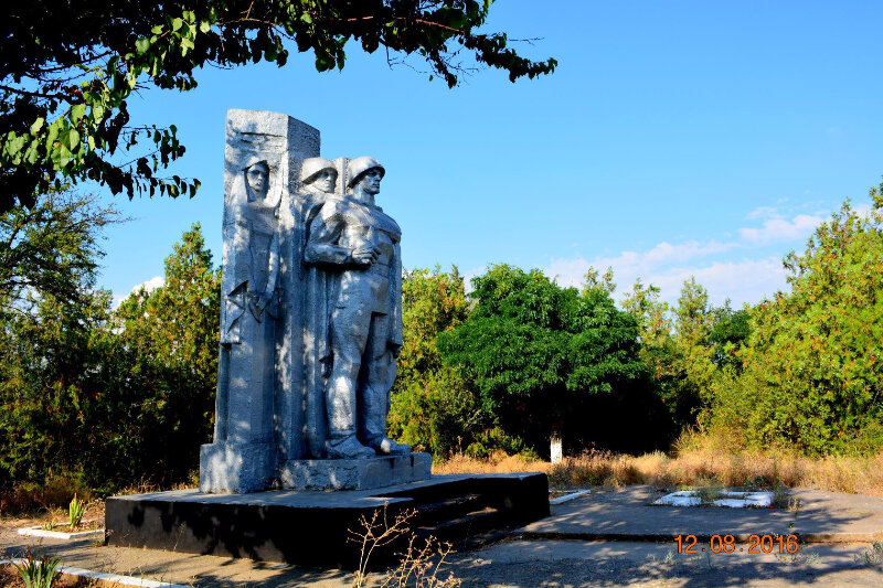 Anıt, heykel Мемориал Великой Отечественной войны, Kırım Cumhuriyeti, foto