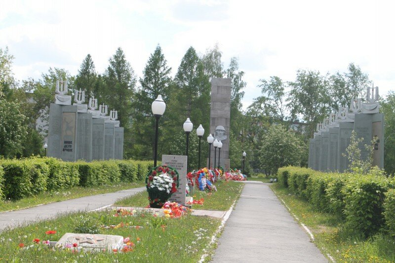 Anıt, heykel Памятник воинам, погибшим в годы Великой Отечественной войны, Kuybyshev, foto