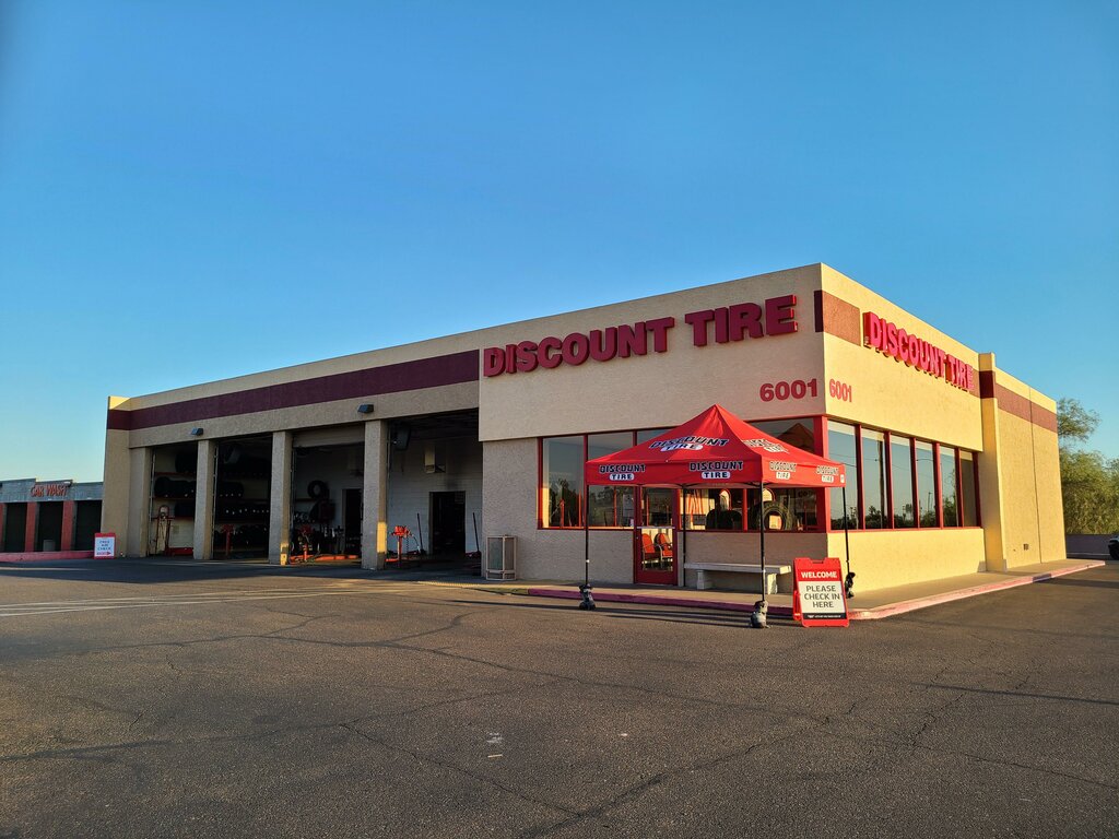 Jant ve lastikçiler Discount Tire, Mesa, foto