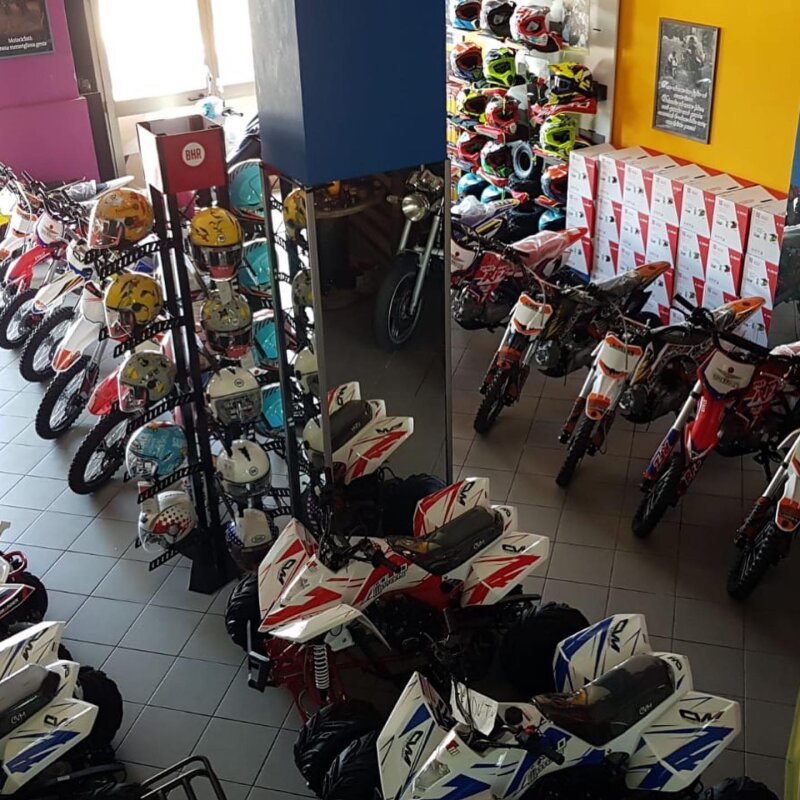 Motosiklet satışı Motormania Lanzillotta, Calabria, foto